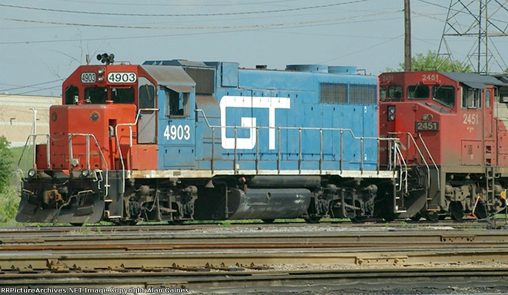 GTW GP38-2 4903